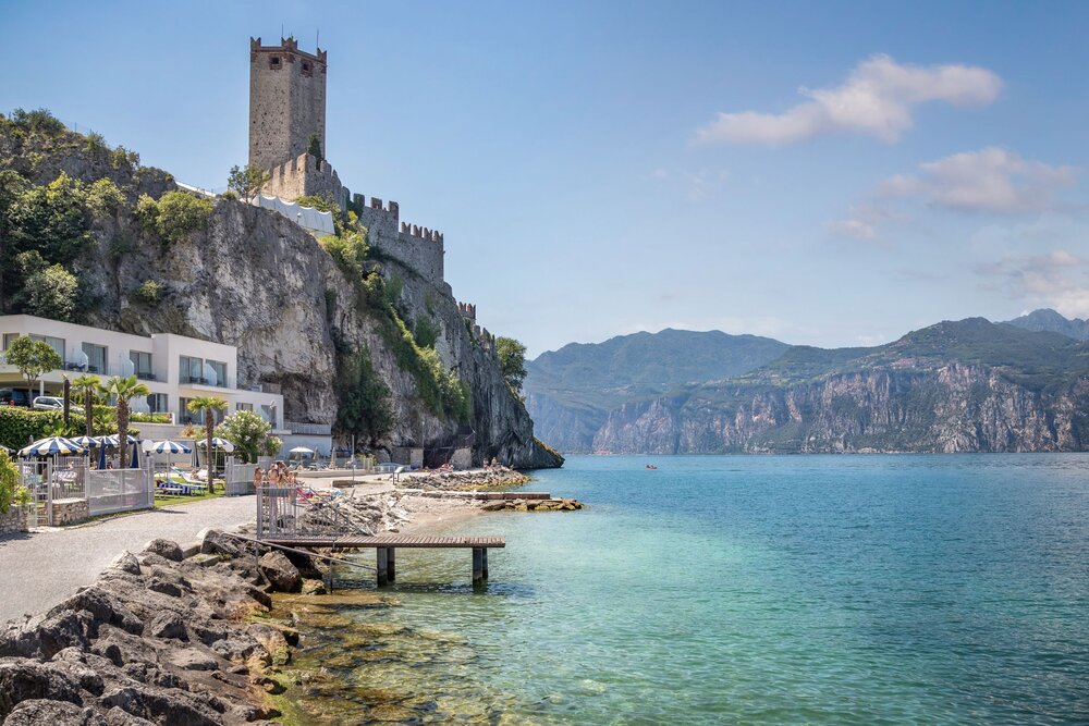 Lake Garda vs. Lake Como: Choosing Your Ideal Italian Lake Destination ...