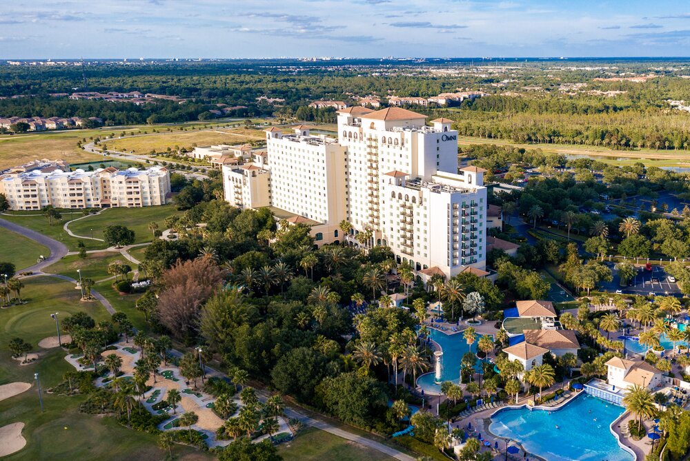 Villa, hotel, or resort hotel? How to decide on the best place to stay ...